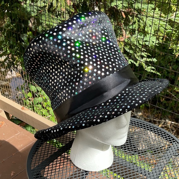 Elope | Accessories | Elope Black Silver Metallic Iridescent Dot ...